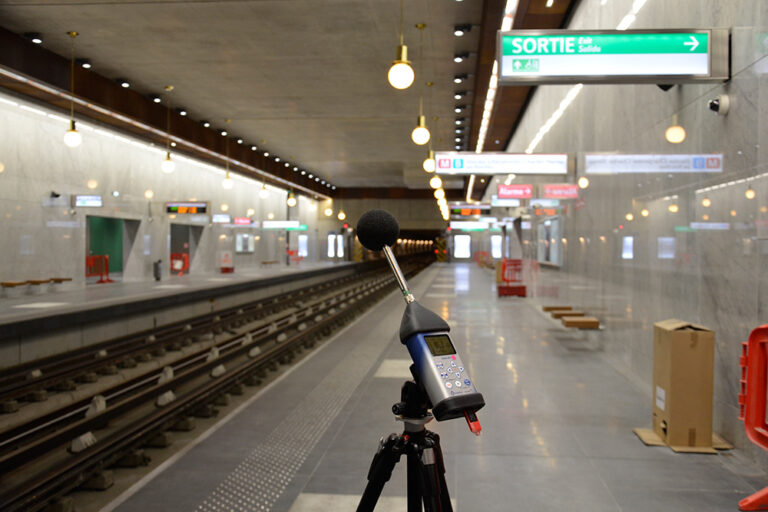 METRO B - LYON - LASA